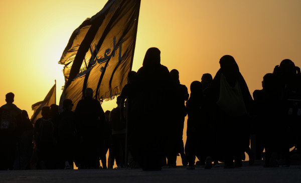 Jutaan Muslim Syiah Berkumpul di Karbala untuk Kenang Kematian Imam ...