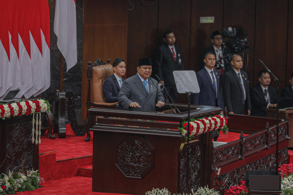 Potret Gagah Presiden Prabowo Subianto dengan Dasi Biru Langit di ...