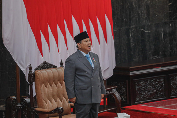 Potret Gagah Presiden Prabowo Subianto dengan Dasi Biru Langit di ...